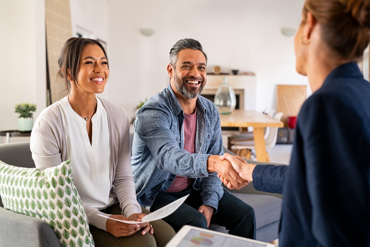 The Ultimate Guide to Personal Selling [Types, Steps, Benefits]
