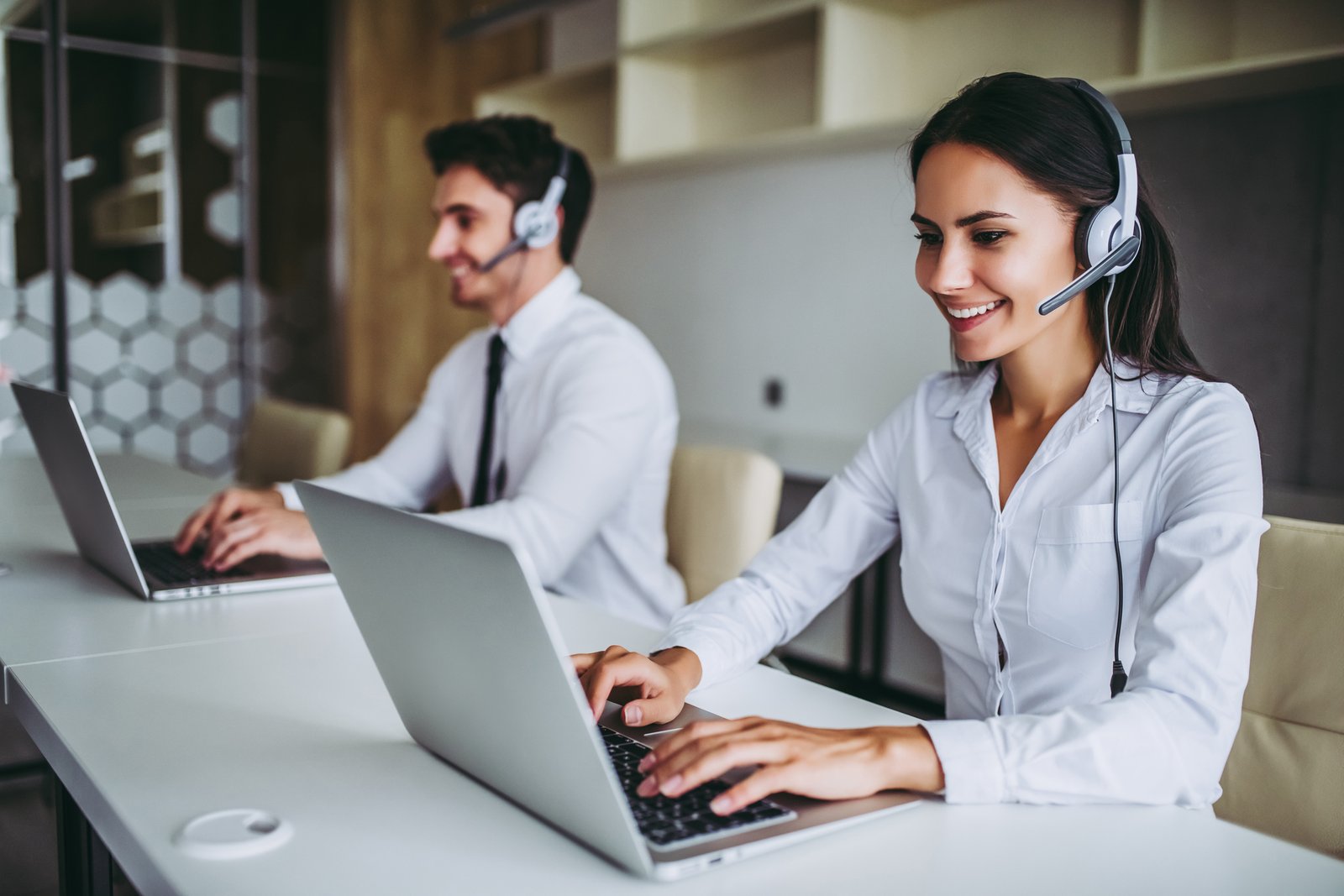 All About Hiring a Call Center Service: Benefits & Tips