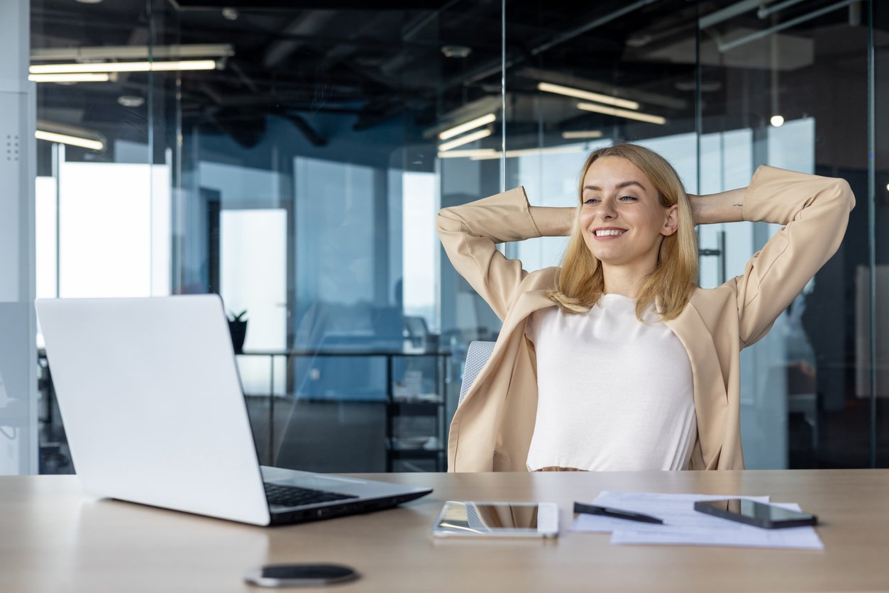 Proactive vs Reactive in Customer Service, Sales, & Business