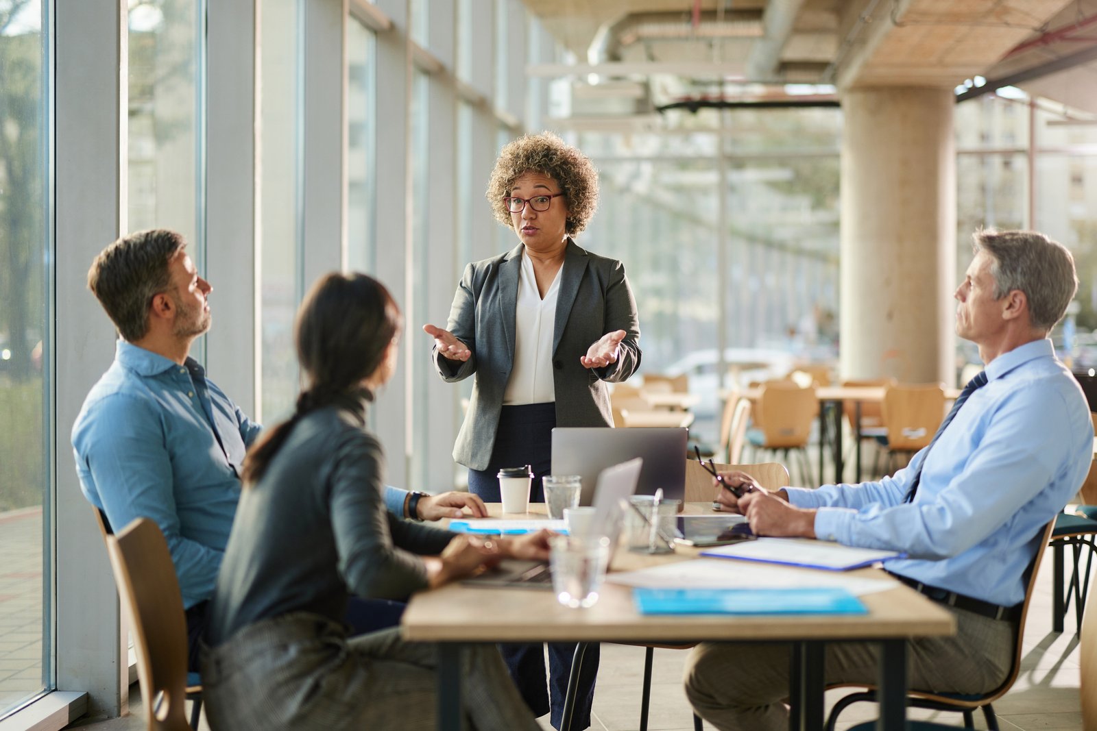 Using AI for Financial Analysis: From Data Insights to Decision-Making