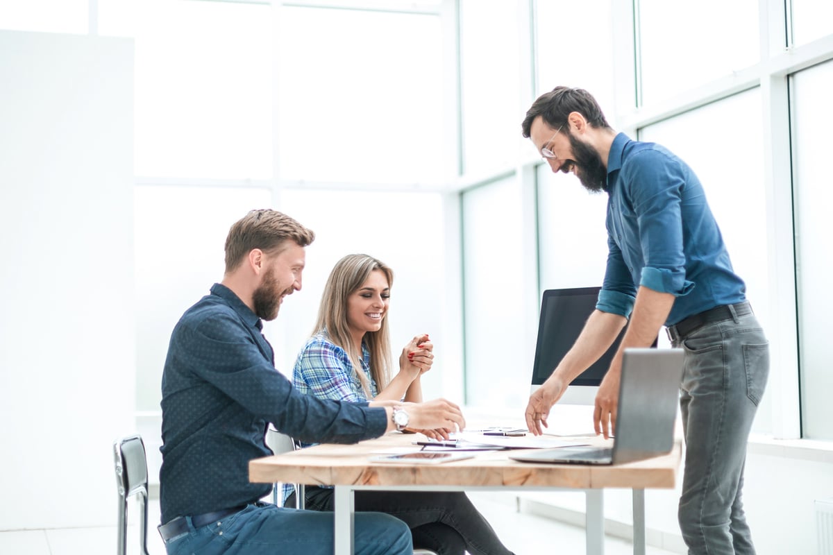 10 Elevator Pitch Examples to Nail Your Next Opportunity