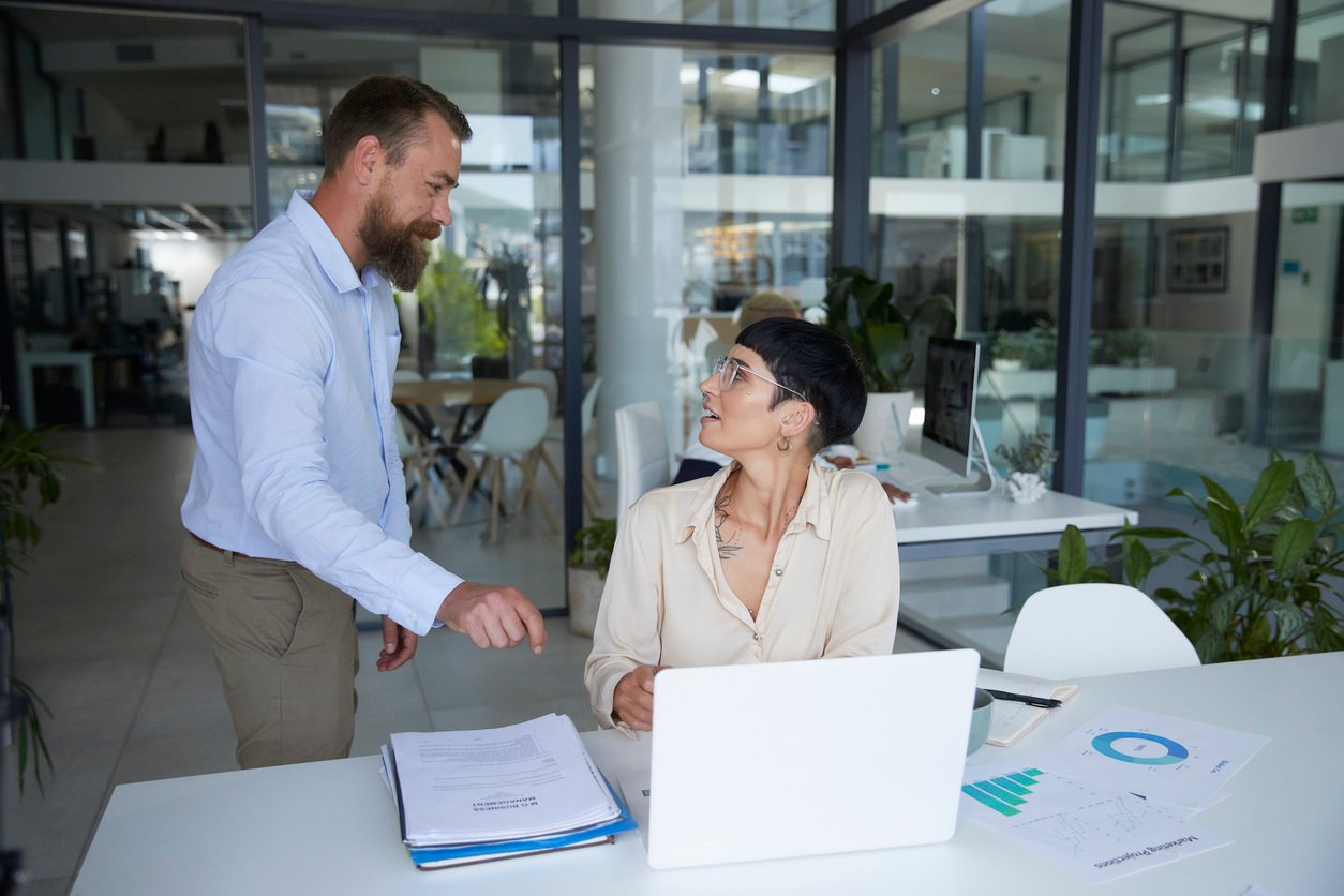 How to Build a Sales Team: 7 Critical Steps For Success