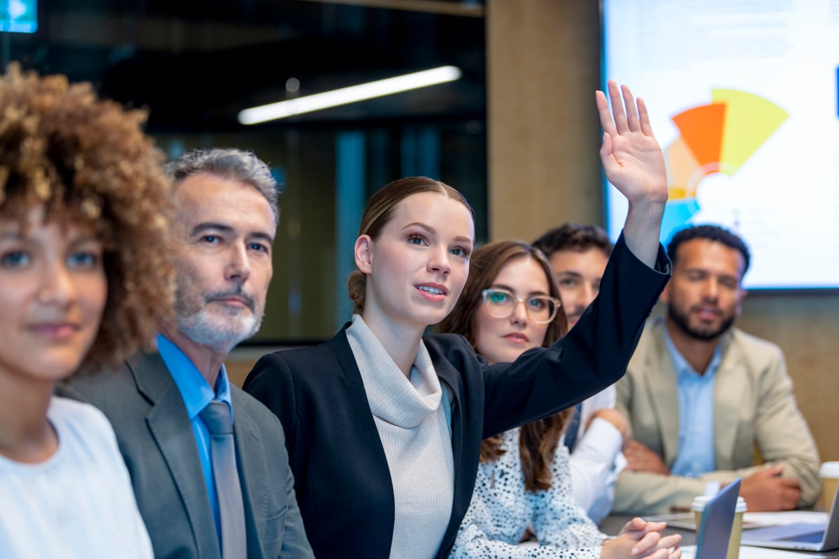 VoIP Call Center: Why You Need it, Set Up Guide & Top 3