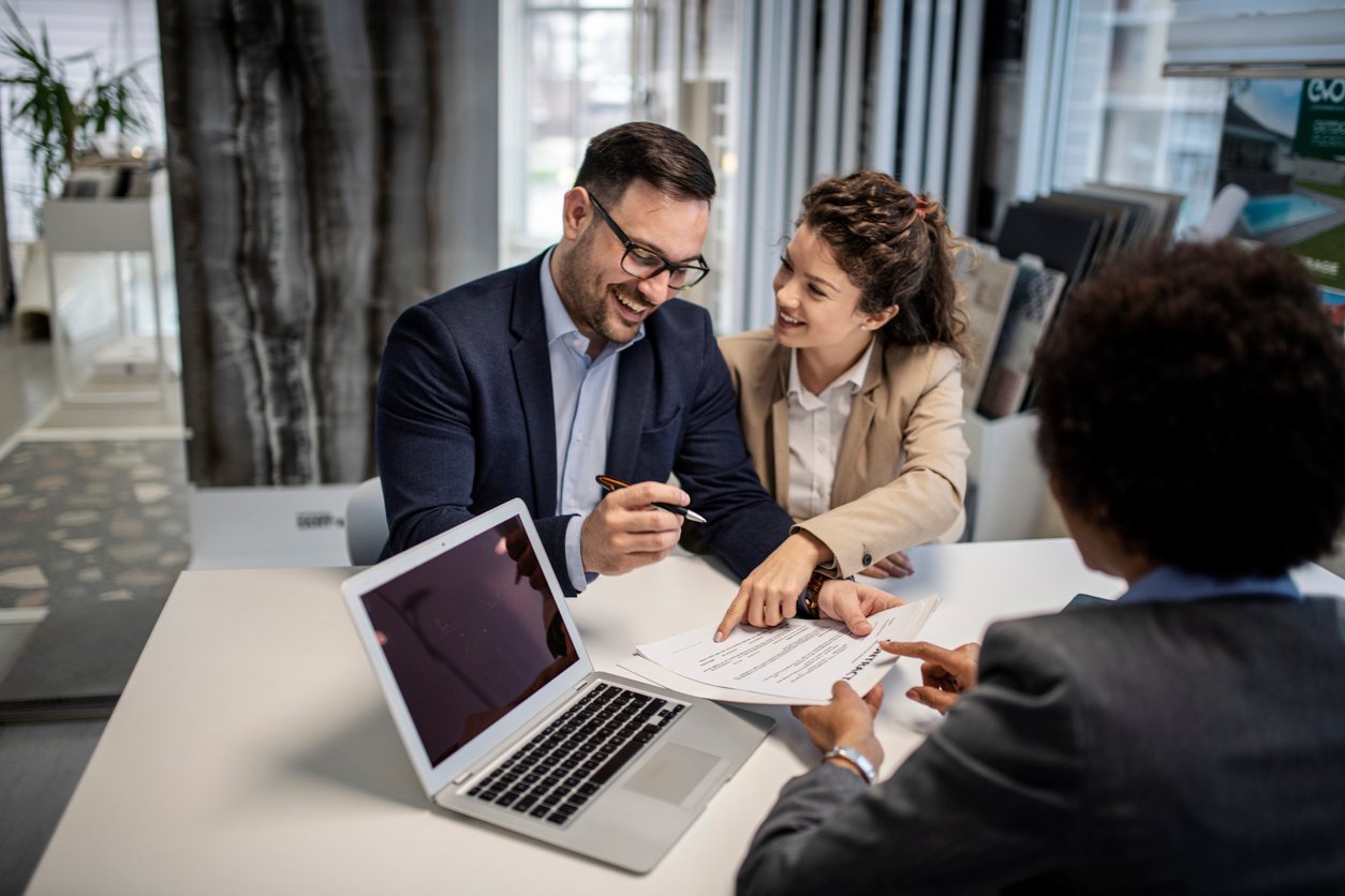 The Ultimate Guide to Personal Selling [Types, Steps, Benefits]