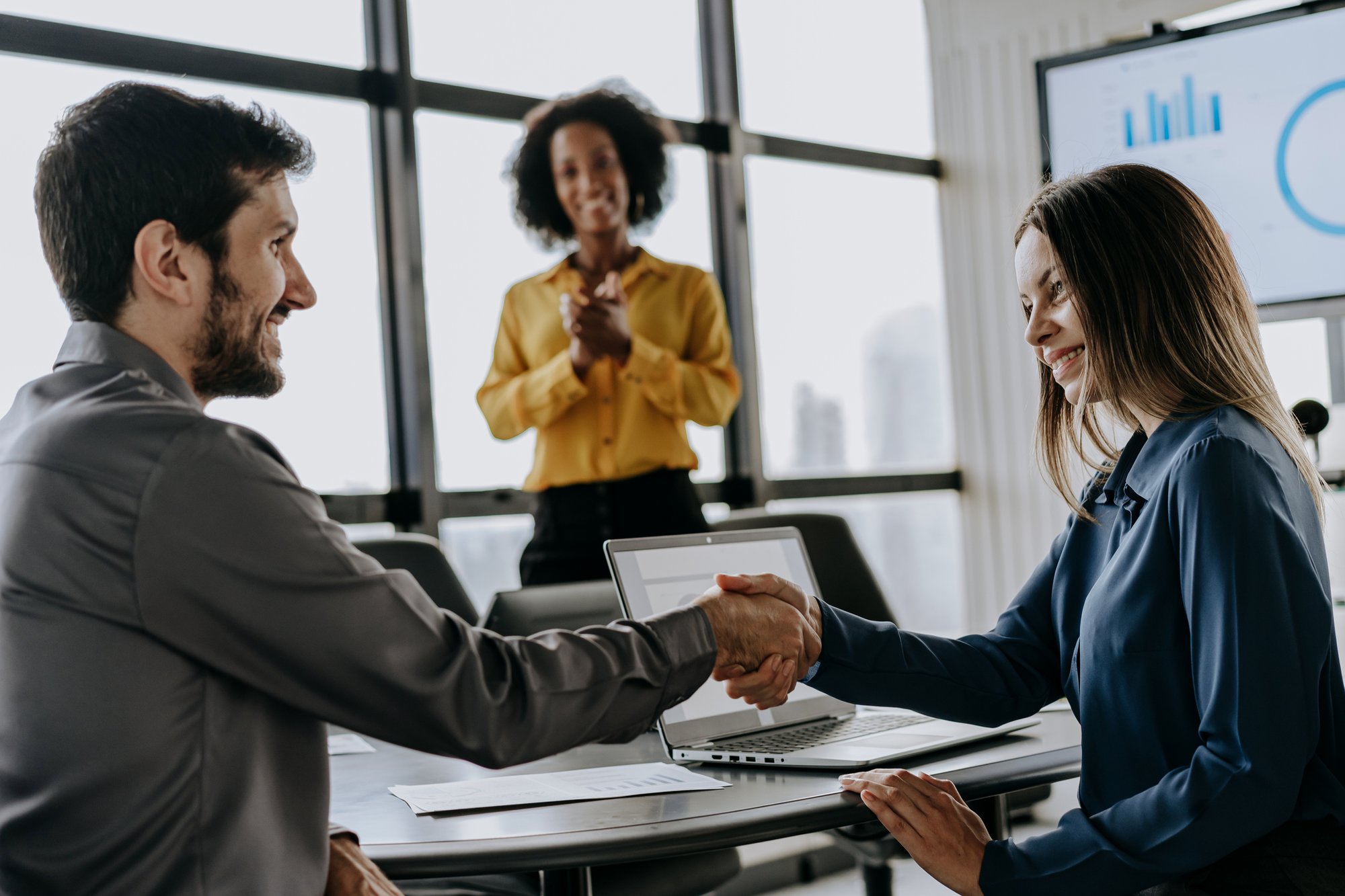 How to Close Sales: Techniques, Tips, and Mistakes to Avoid