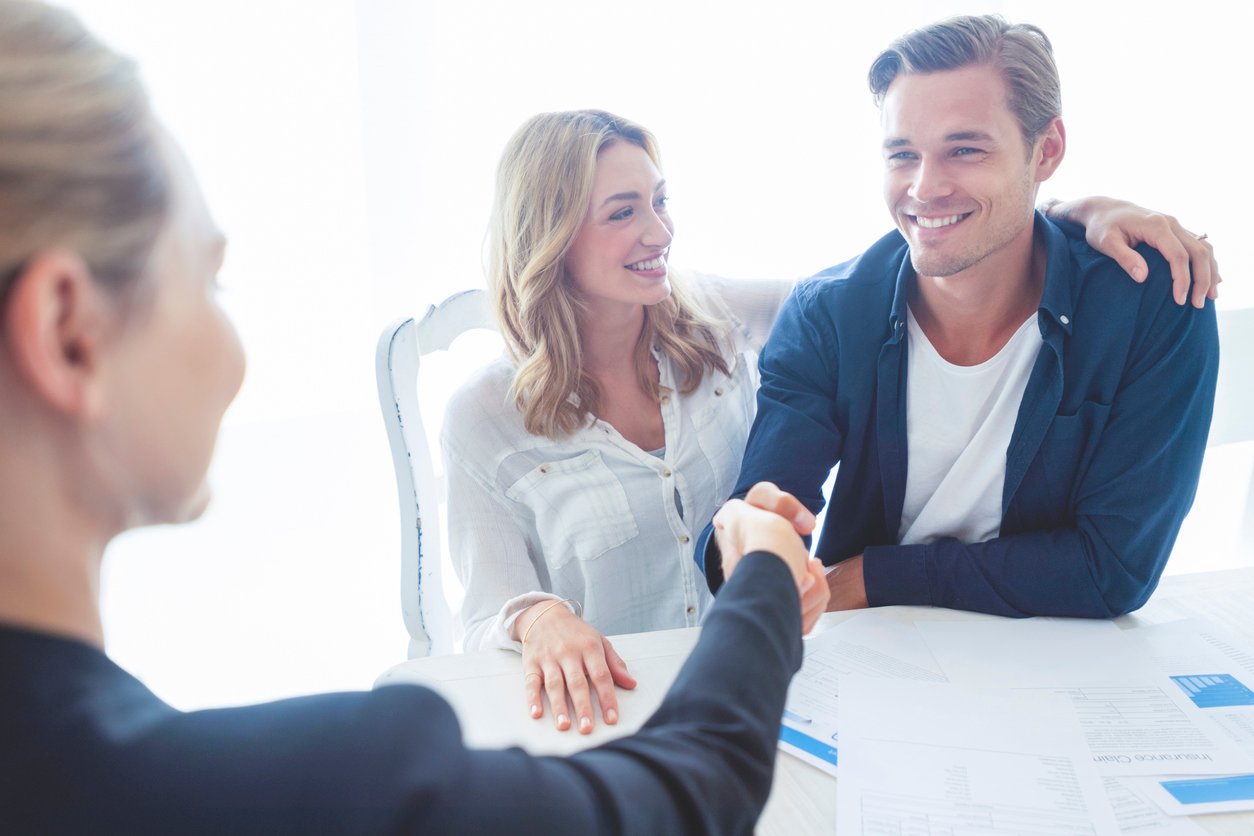 How to Close a Sale [Top 7 Strategies that Actually Work]