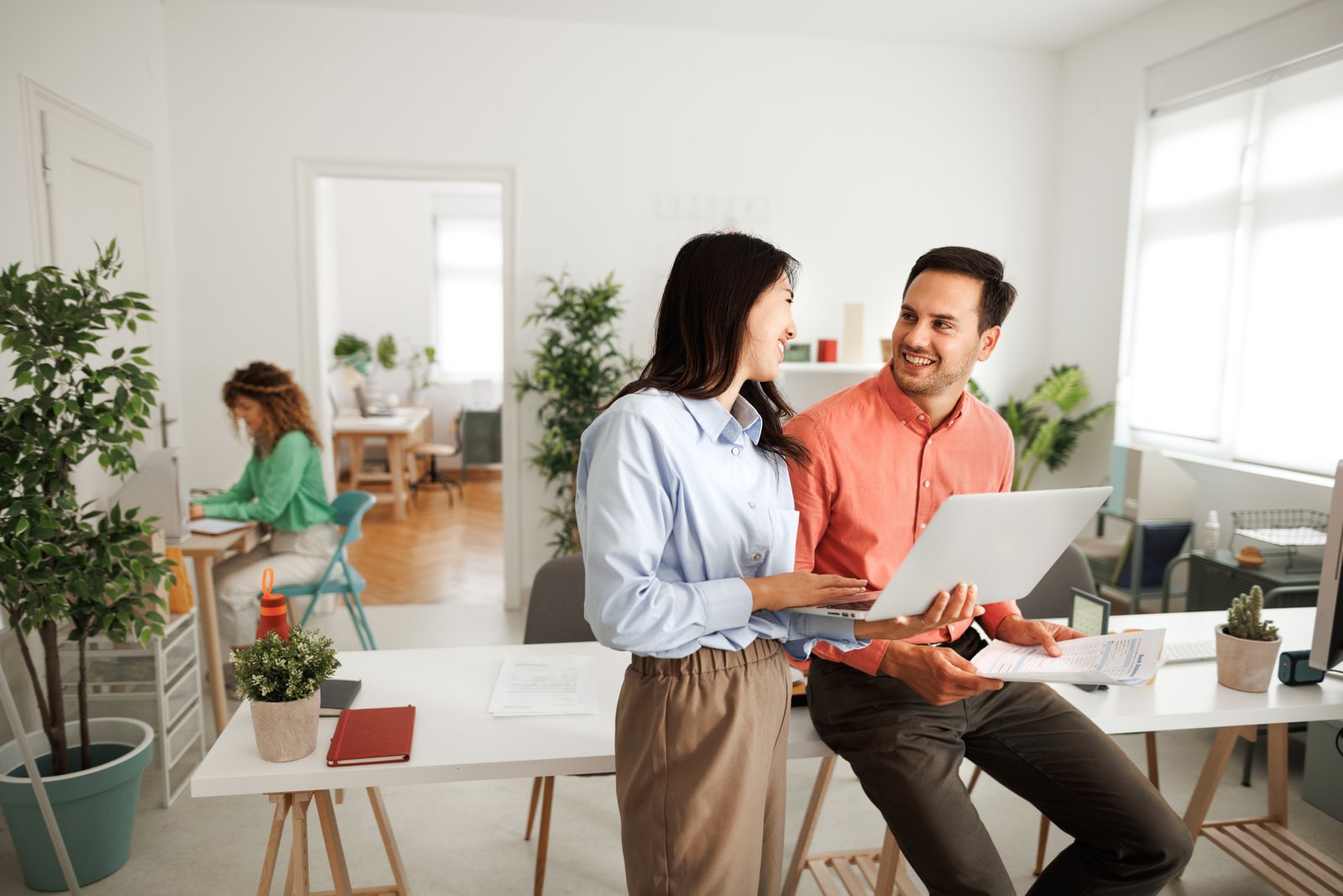 AI Sales Tools Guide: Benefits, How to Choose, & Top Tools