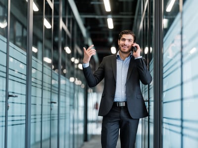 20 Professional Voicemail Greeting Examples & Templates
